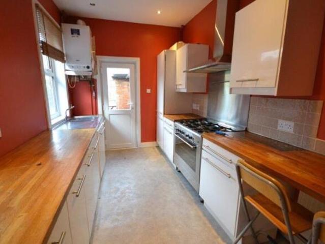 4 bedroom terraced house for rent in Thurlow Road, Leicester, LE2