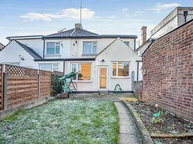 4 bedroom terraced house for rent in The Brent Dartford Kent DA1