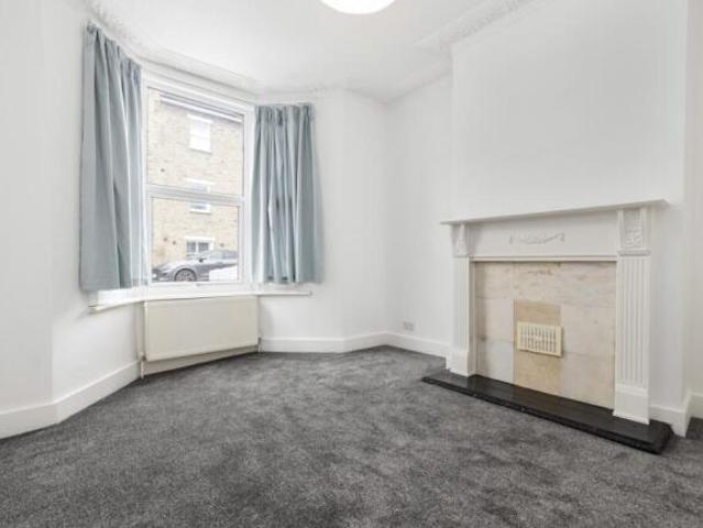 4 bedroom terraced house for rent in Thorpedale Road London N4