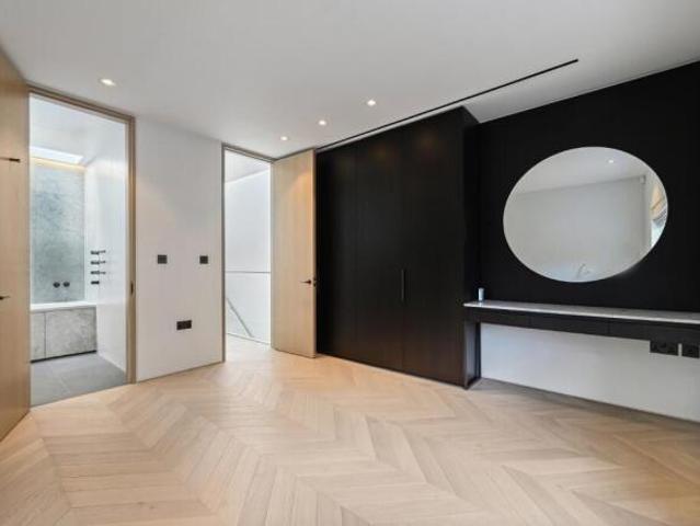 4 bedroom terraced house for rent in Tryon Street, Chelsea, London, SW3