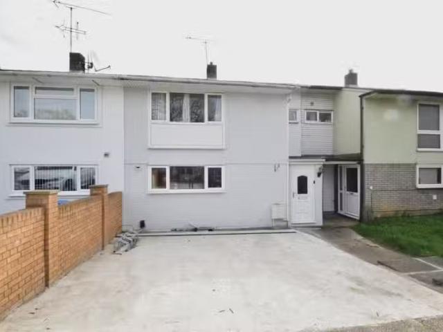 4 bedroom terraced house for rent in Travellers Lane, Hatfield.