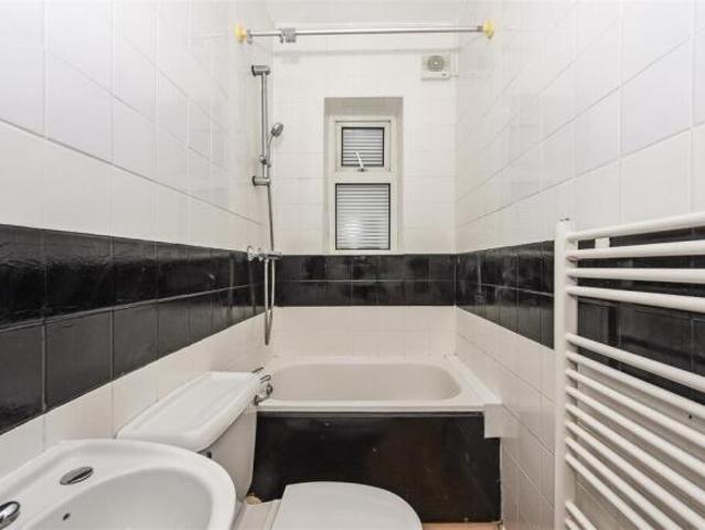 4 bedroom terraced house for rent in Twyford Avenue, Portsmouth, PO2