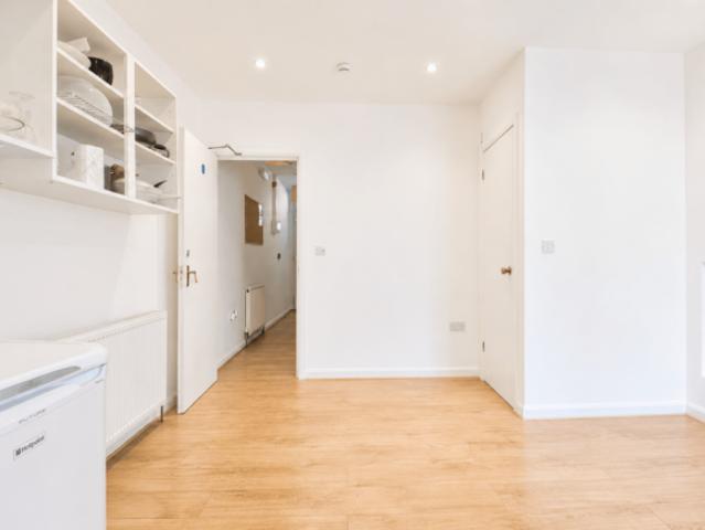 4 bedroom terraced house for rent in Vicarage Road, Watford, WD18 0DE, WD18