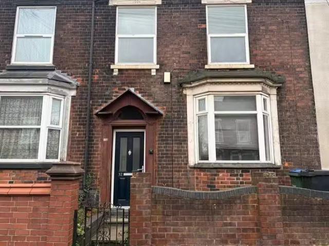 4 bedroom terraced house for rent in Vicarage Road, Oldbury, B68