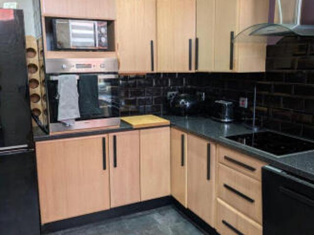 4 bedroom terraced house for rent in Victoria Avenue, Leeds, LS9