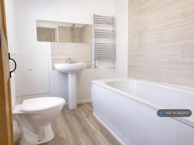 4 bedroom terraced house for rent in Victoria Grove, Leeds, LS9
