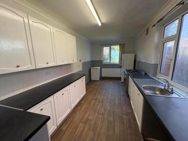4 bedroom terraced house for rent in Victoria Road, DONCASTER, DN4