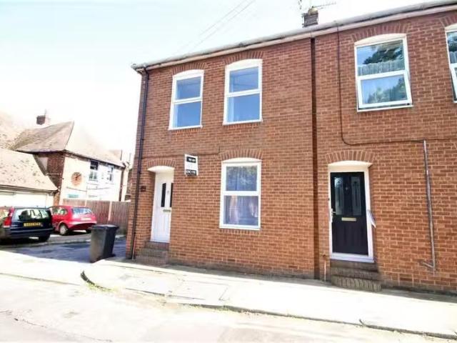 4 bedroom terraced house for rent in York Road, Canterbury, CT1