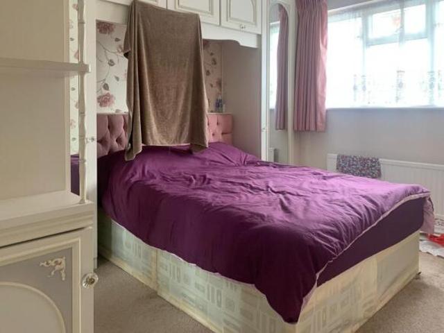 4 bedroom terraced house for rent in Zetland Street, London, E14