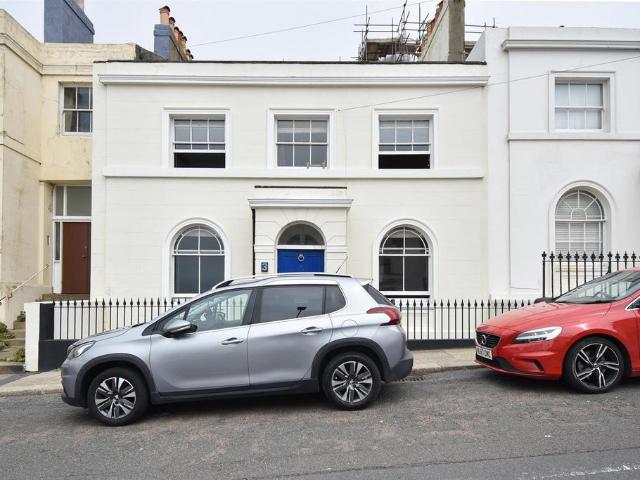 4 bedroom terraced house for sale