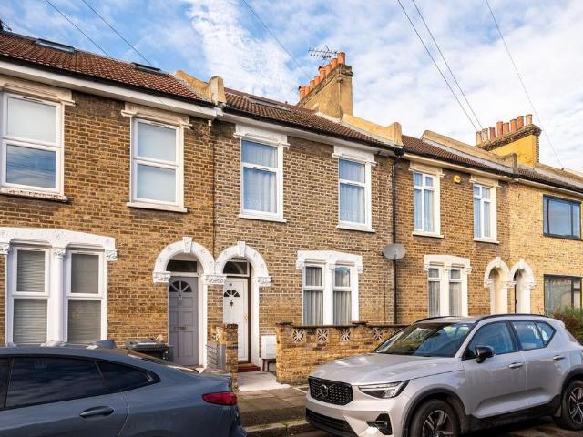 4 bedroom terraced house for sale