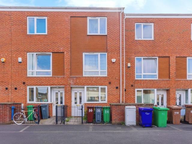 4 bedroom terraced house for sale