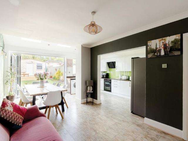 4 bedroom terraced house for sale
