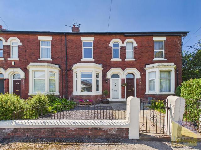 4 bedroom terraced house for sale