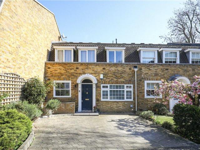 4 bedroom terraced house for sale
