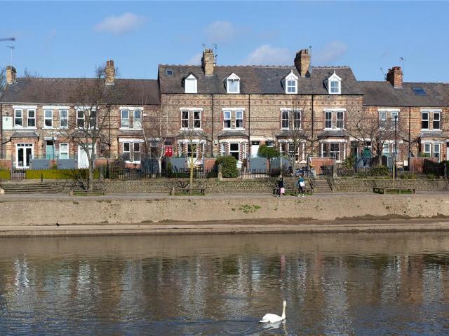 4 bedroom terraced house for sale