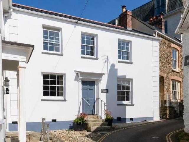 4 bedroom terraced house for sale