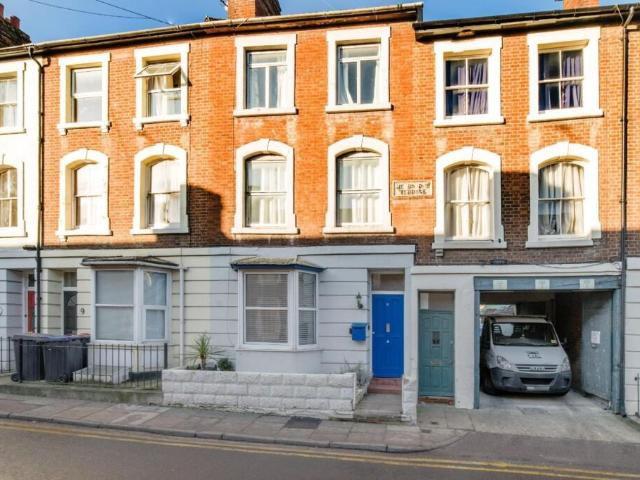 4 bedroom terraced house for sale