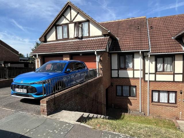 4 bedroom terraced house for sale