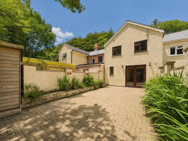 4 bedroom terraced house for sale