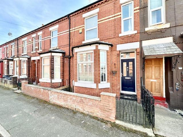 4 bedroom terraced house for sale
