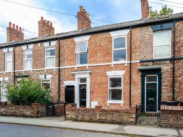 4 bedroom terraced house for sale