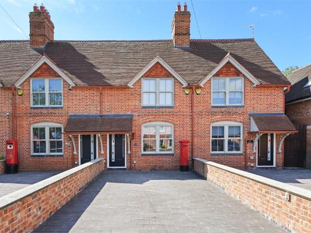 4 bedroom terraced house for sale