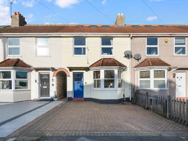 4 bedroom terraced house for sale