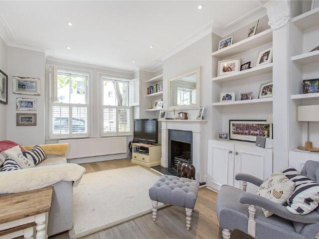 4 bedroom terraced house for sale