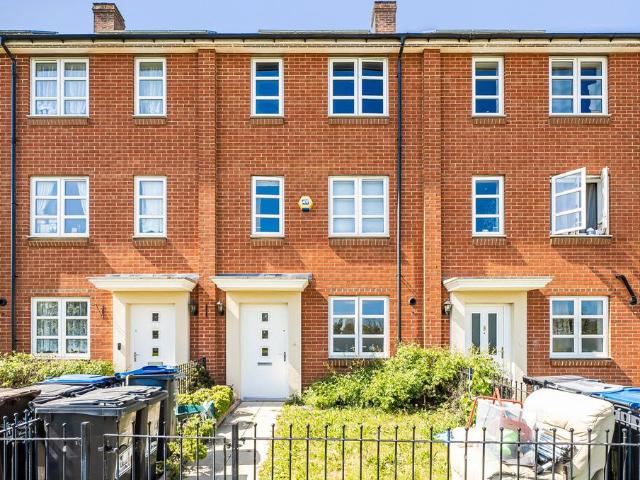 4 bedroom terraced house for sale
