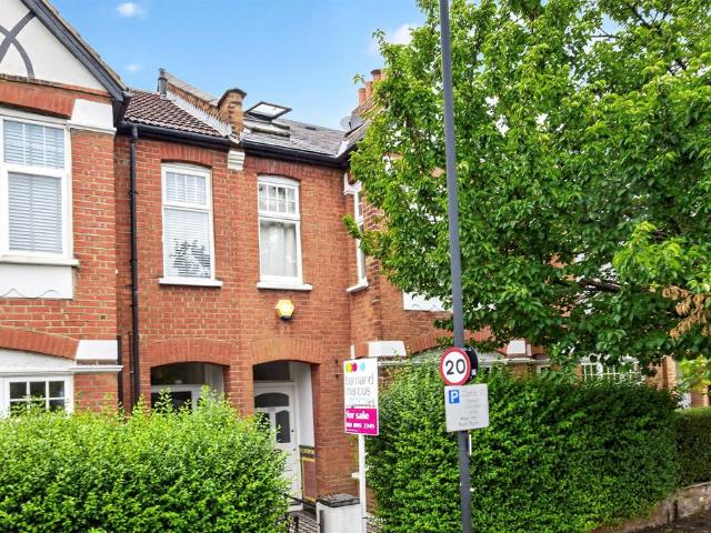 4 bedroom terraced house for sale