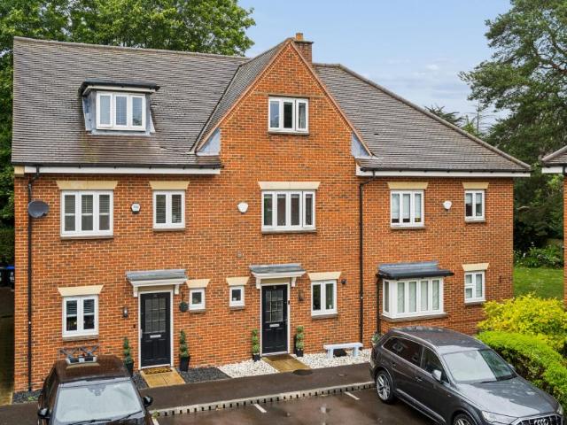 4 bedroom terraced house for sale