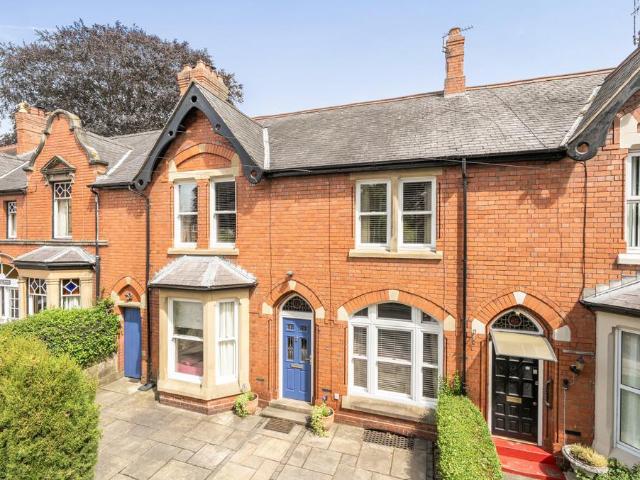 4 bedroom terraced house for sale