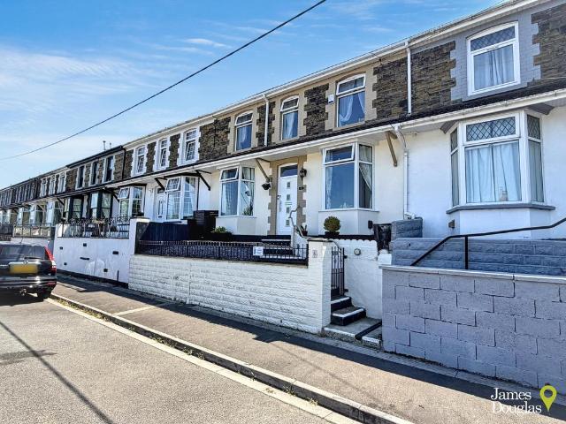 4 bedroom terraced house for sale