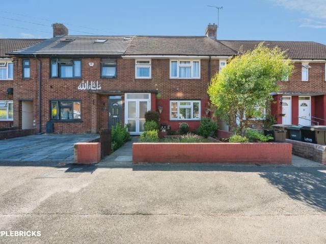 4 bedroom terraced house for sale