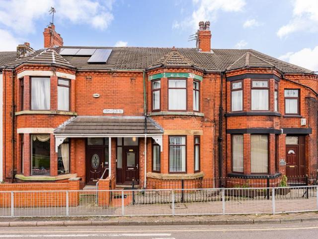 4 bedroom terraced house for sale