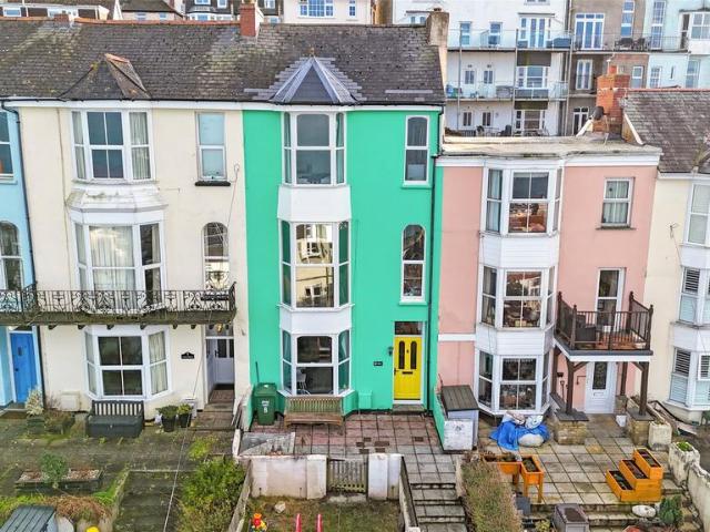 4 bedroom terraced house for sale