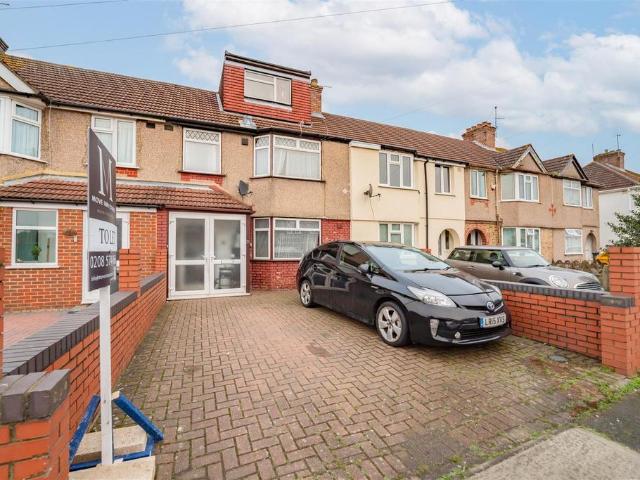4 bedroom terraced house for sale