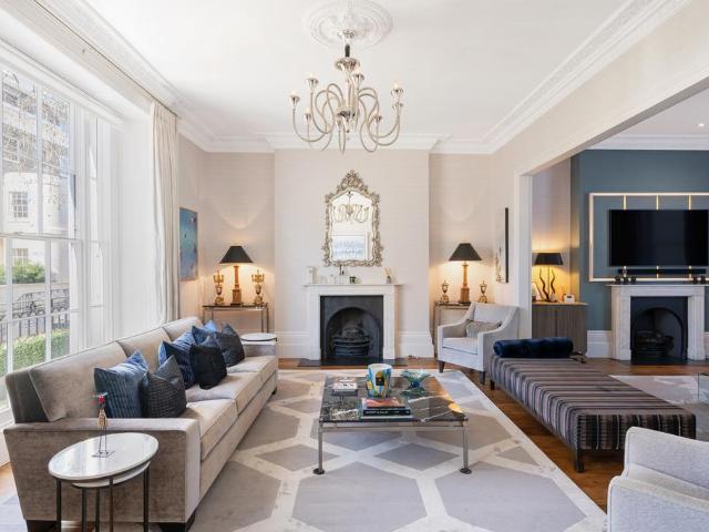 4 bedroom terraced house for sale