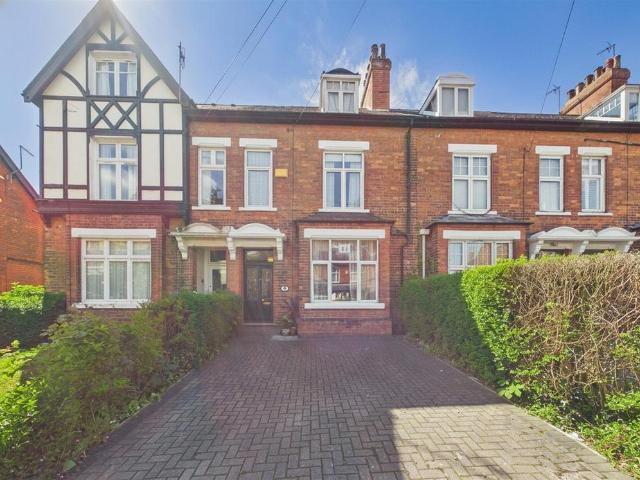 4 bedroom terraced house for sale