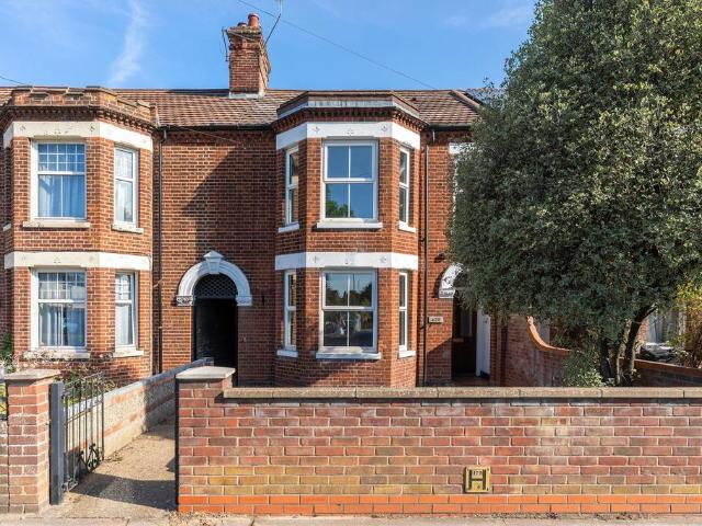 4 bedroom terraced house for sale