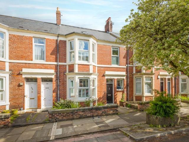 4 bedroom terraced house for sale