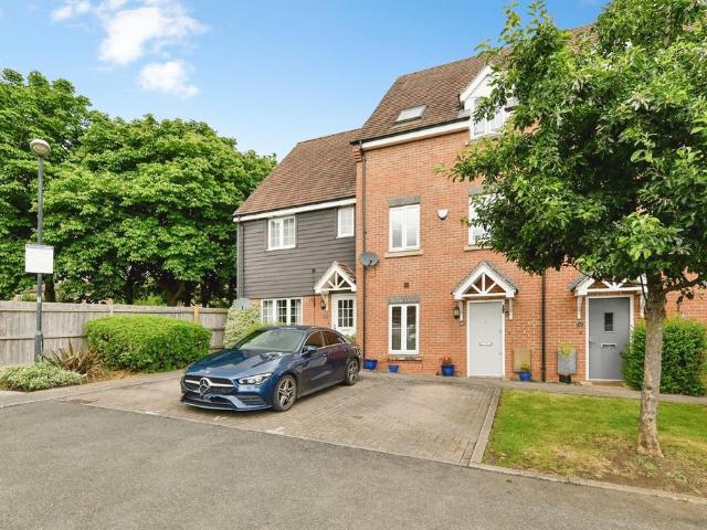 4 bedroom terraced house for sale