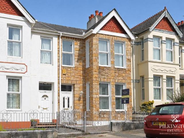 4 bedroom terraced house for sale