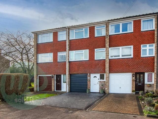 4 bedroom terraced house for sale