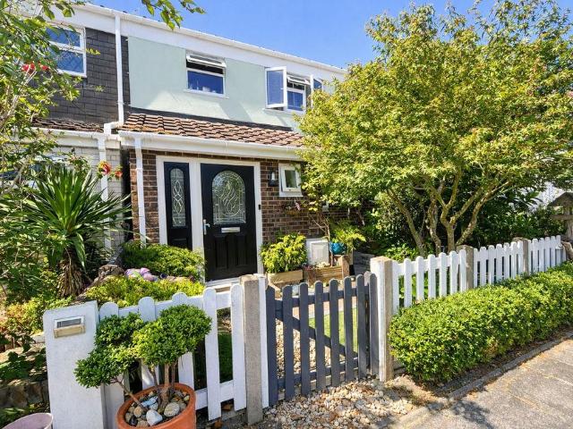 4 bedroom terraced house for sale