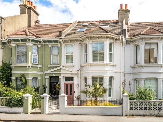 4 bedroom terraced house for sale