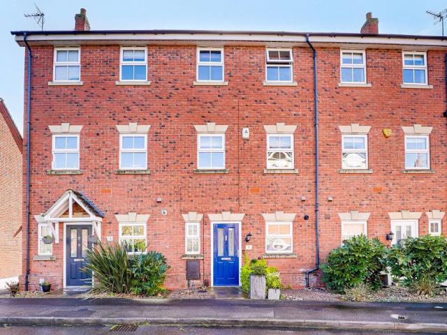 4 bedroom terraced house for sale