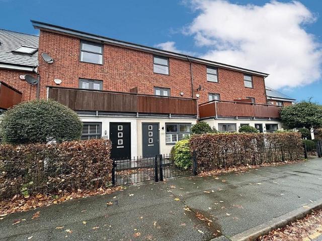 4 bedroom terraced house for sale