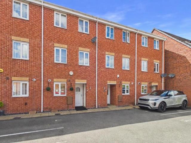 4 bedroom terraced house for sale